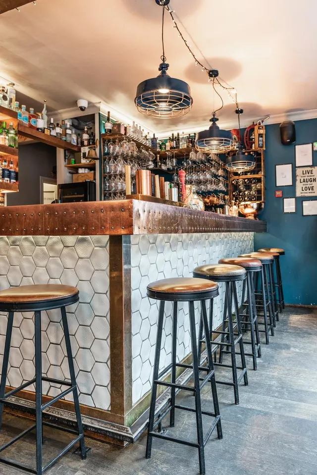 Conheça o baiano que mudou de vida no exterior e criou bar que faz ...